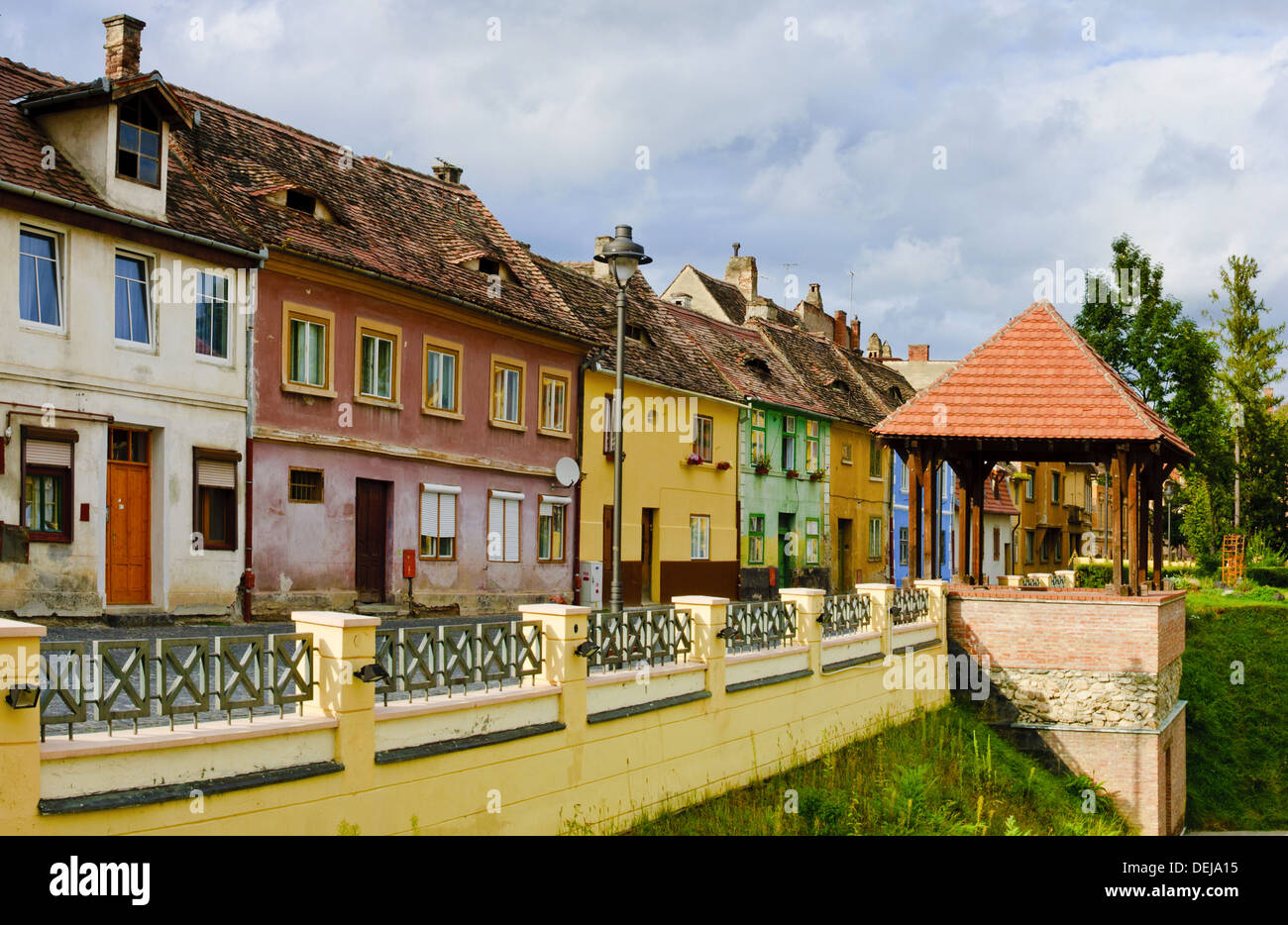 Romania houses hi-res stock photography and images - Alamy
