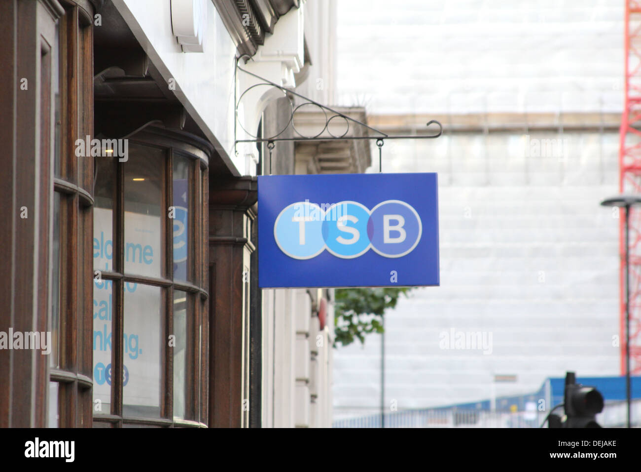 Lloyds Bank Share High Resolution Stock Photography and Images - Alamy