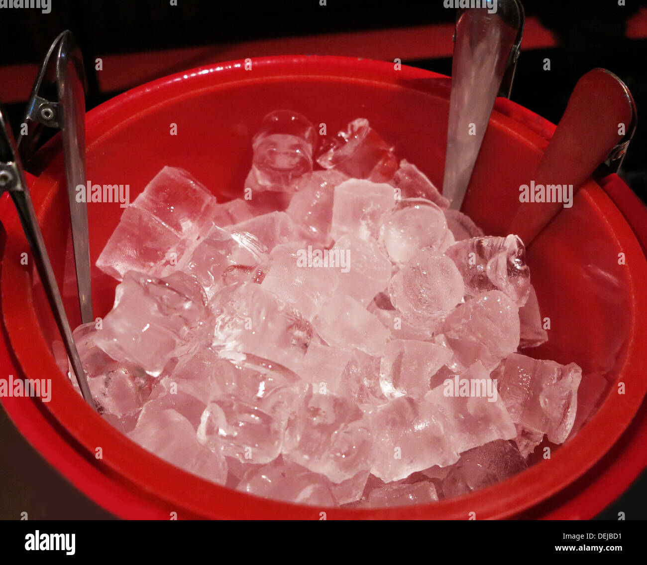 Plastic bucket of ice hi-res stock photography and images - Alamy
