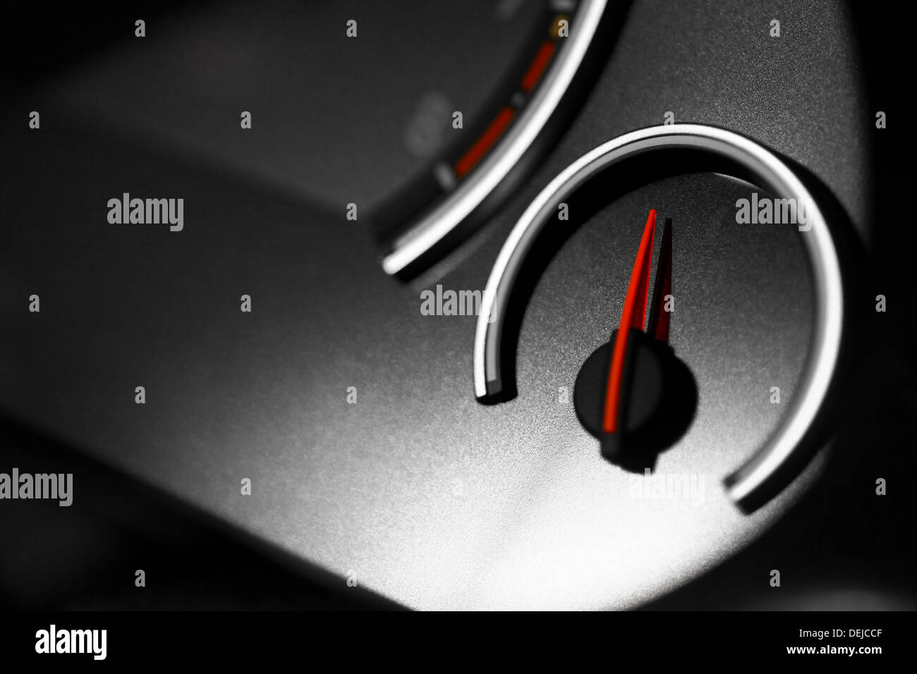Detail of an empty gauge with a pointing needle Stock Photo - Alamy