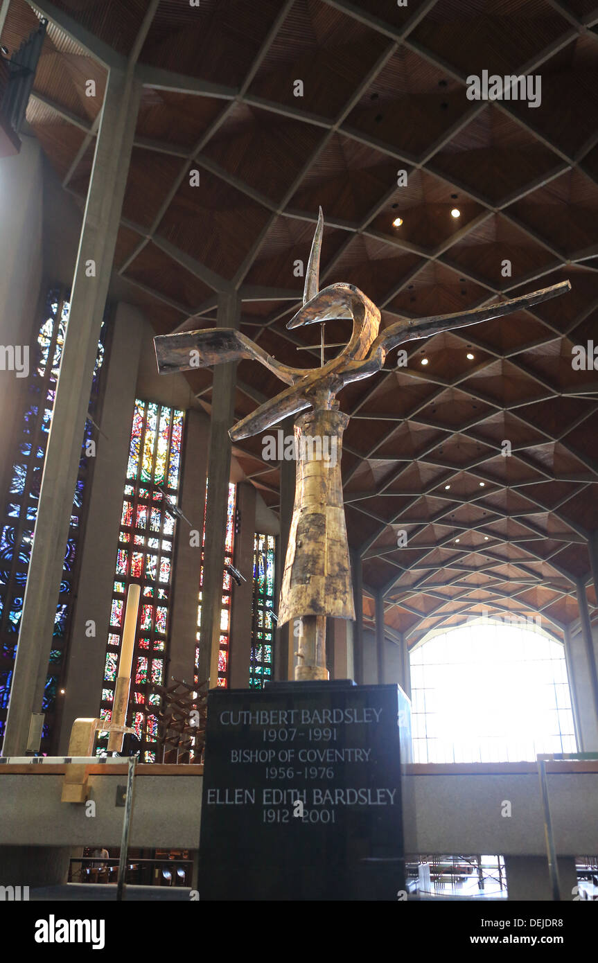 The High Altar Cross incorporating The Cross of Nails in New Coventry ...