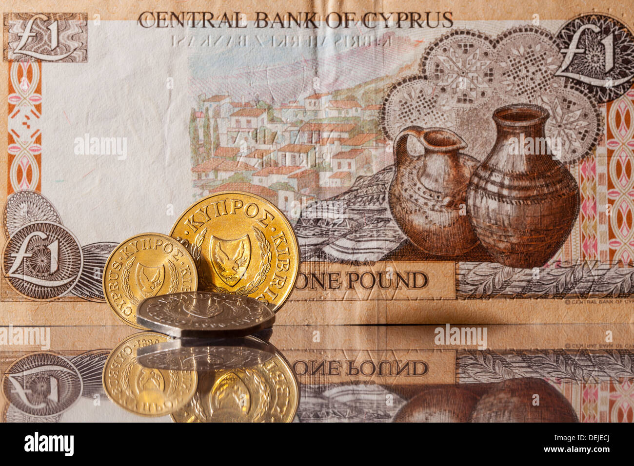 Old banknotes and coins of Cyprus Stock Photo - Alamy