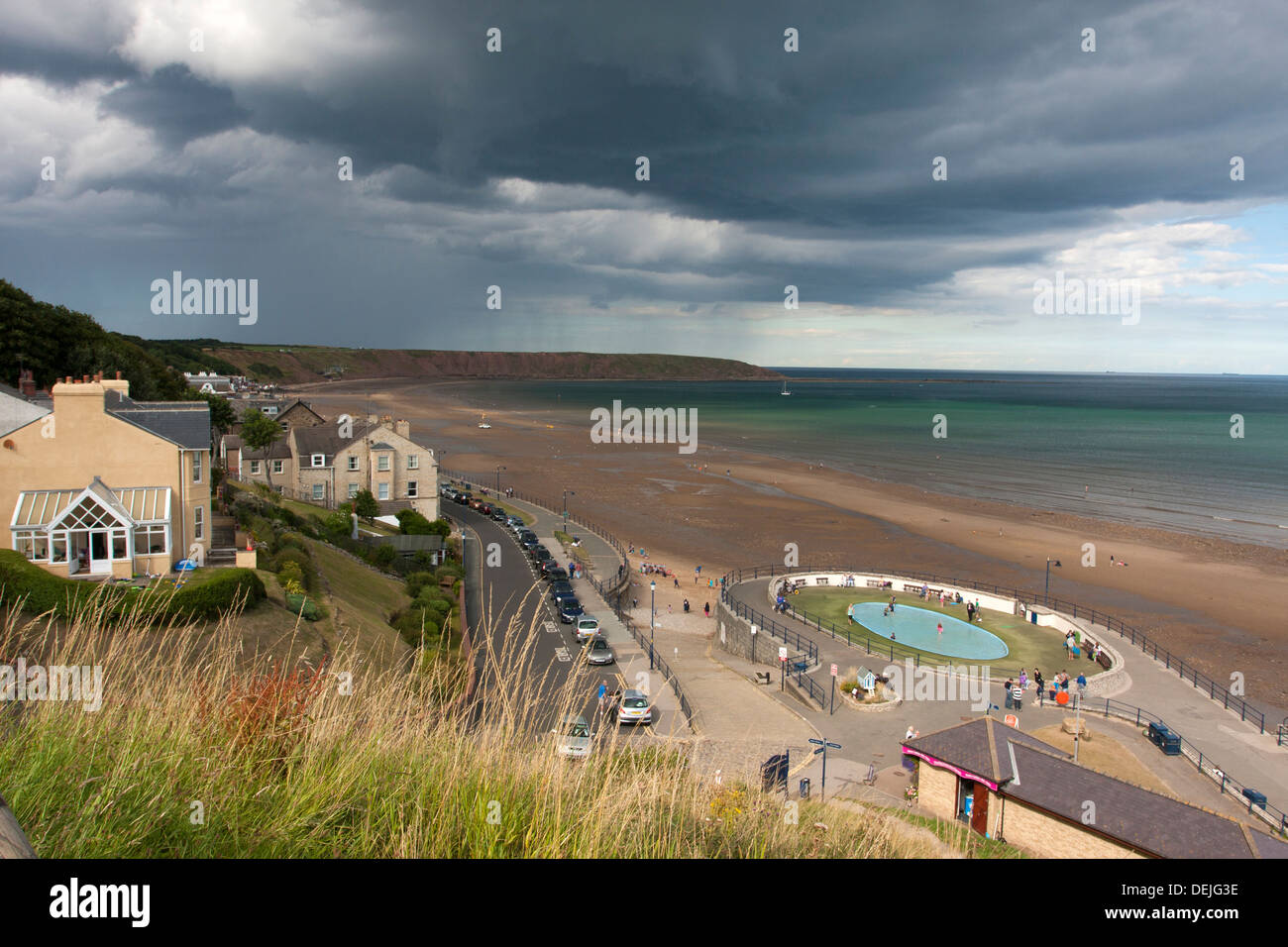 Filey sea front Stock Photo - Alamy