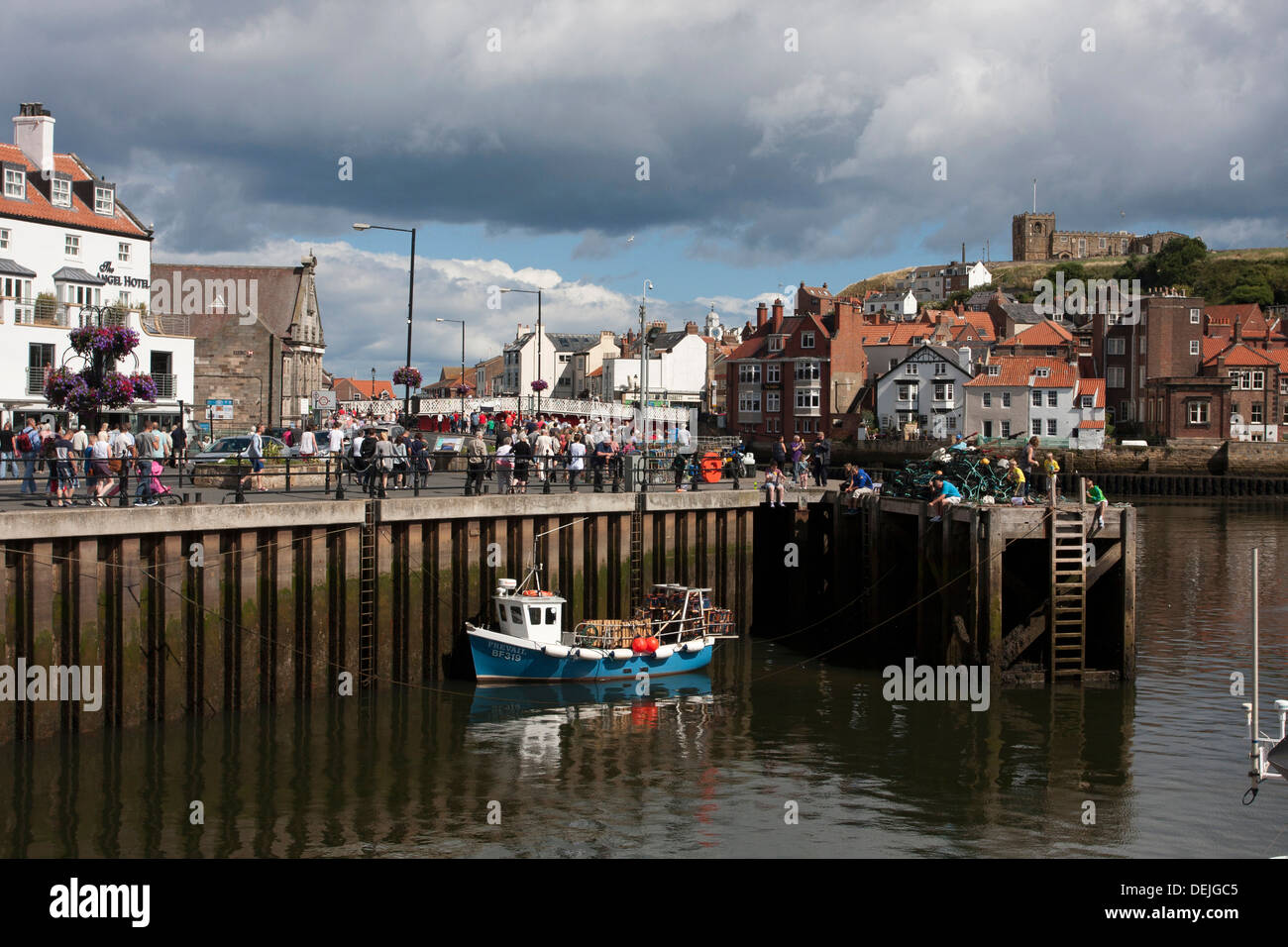Whitby holiday resort hi-res stock photography and images - Alamy