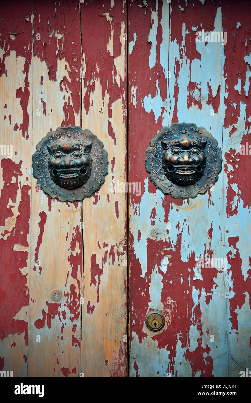 Old door of traditional Beijing architecture with decorations Stock ...