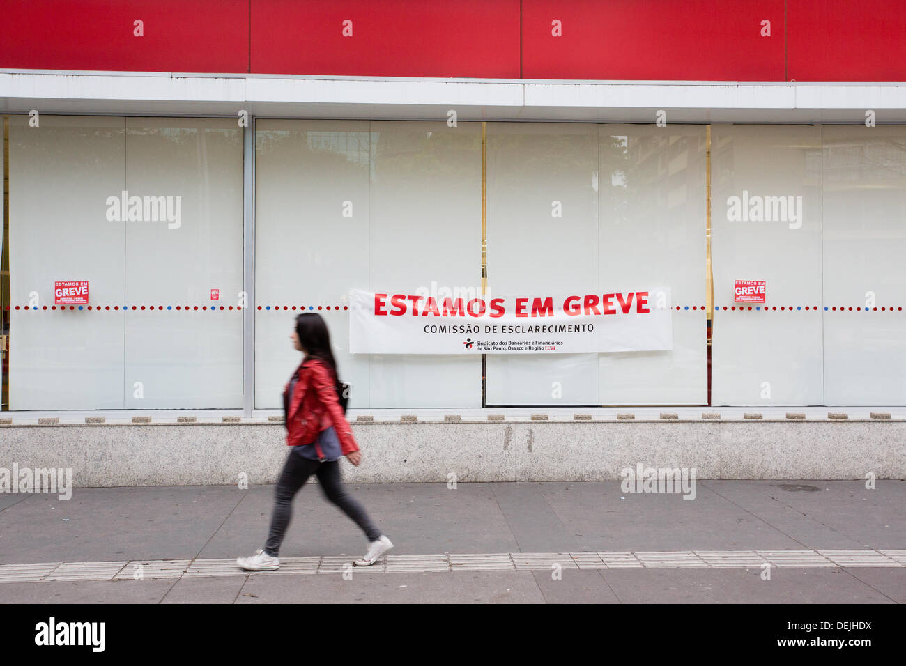 SAO PAULO, BRAZIL, 19th Sep, 2013. Brazilian bank workers launch a ...
