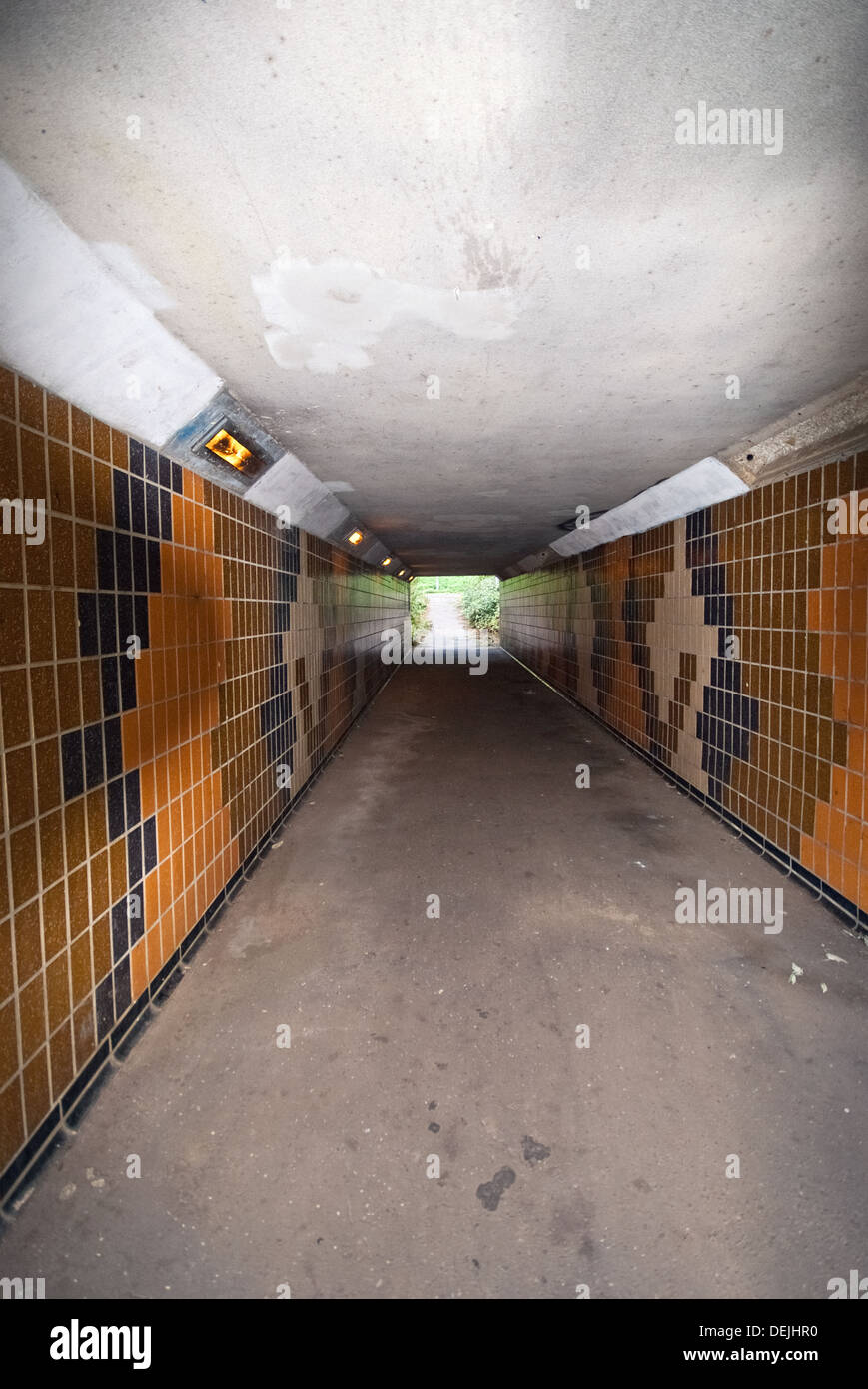 Underpass pathway hi-res stock photography and images - Alamy