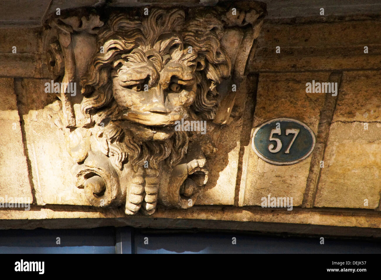 Mascaron cours hi-res stock photography and images - Alamy