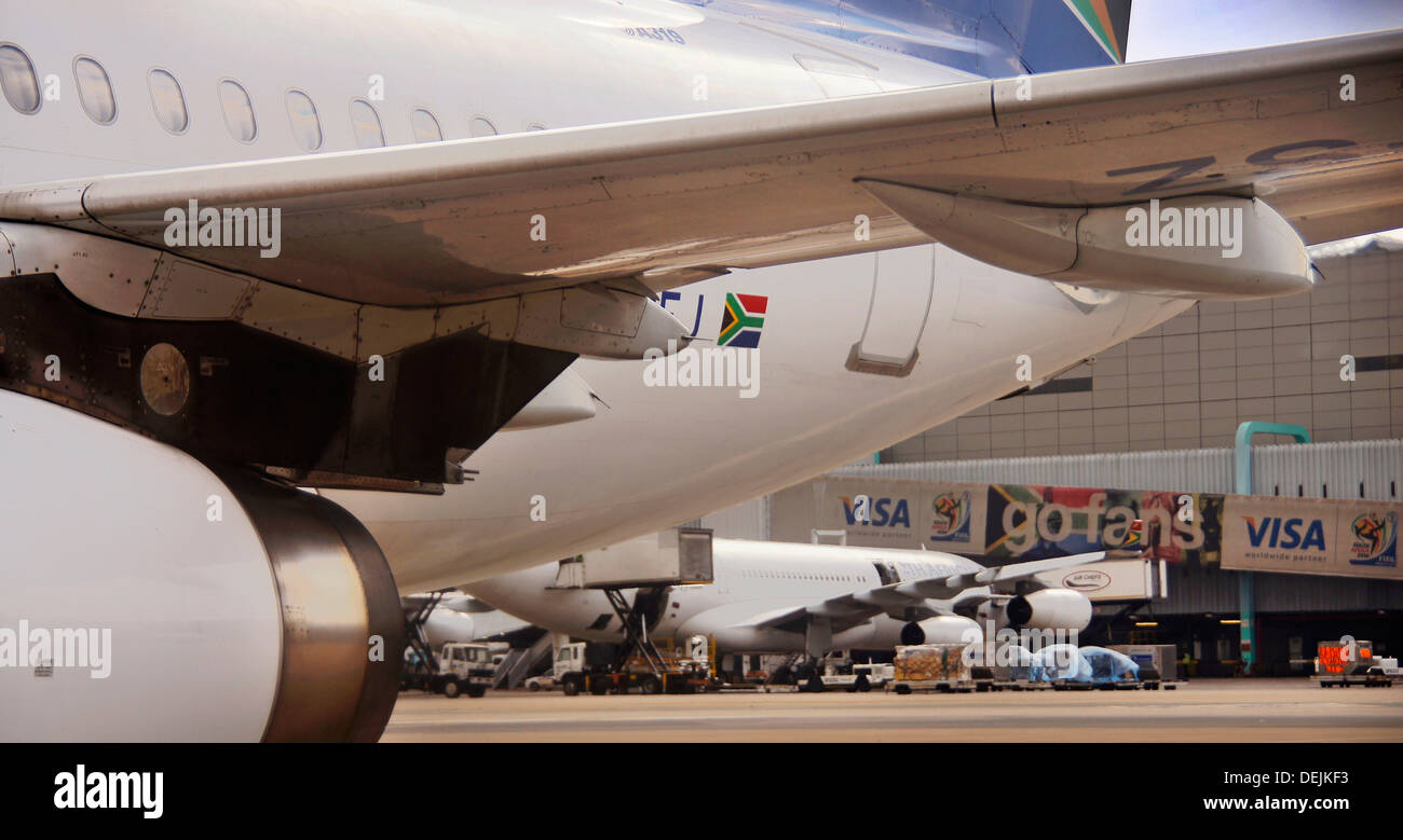 Johannesburg south africa or tambo airport airplane hi-res stock ...