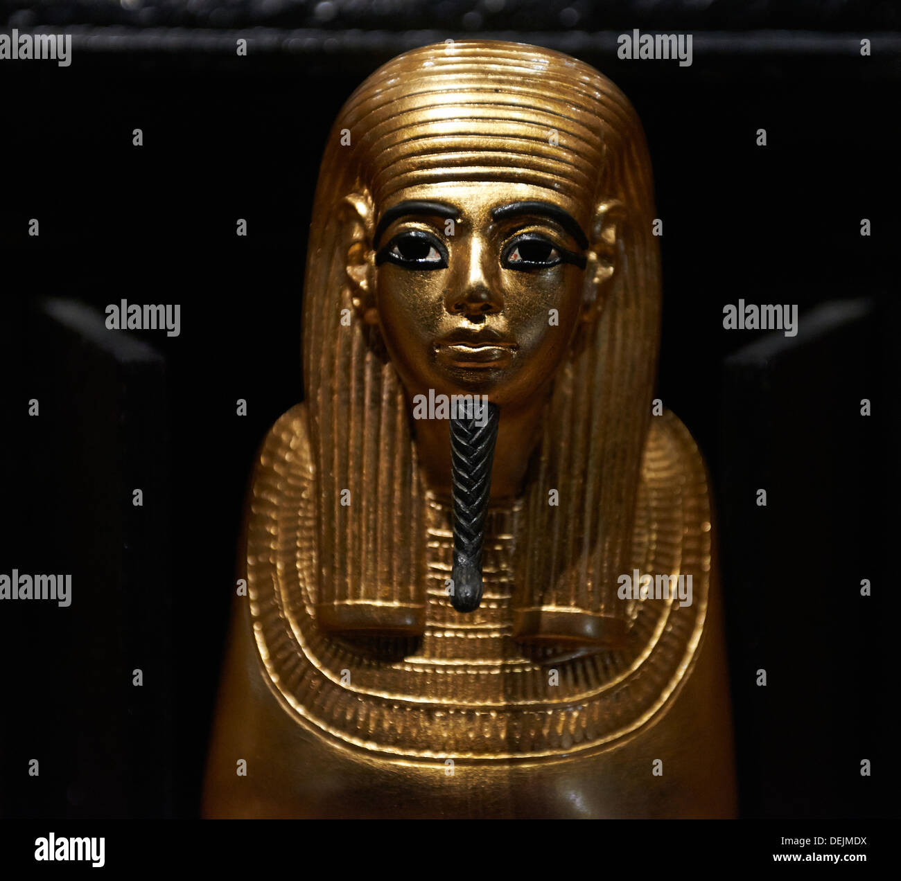 Tutankhamun - King Tut - His Tomb and his Treasures Stock Photo - Alamy