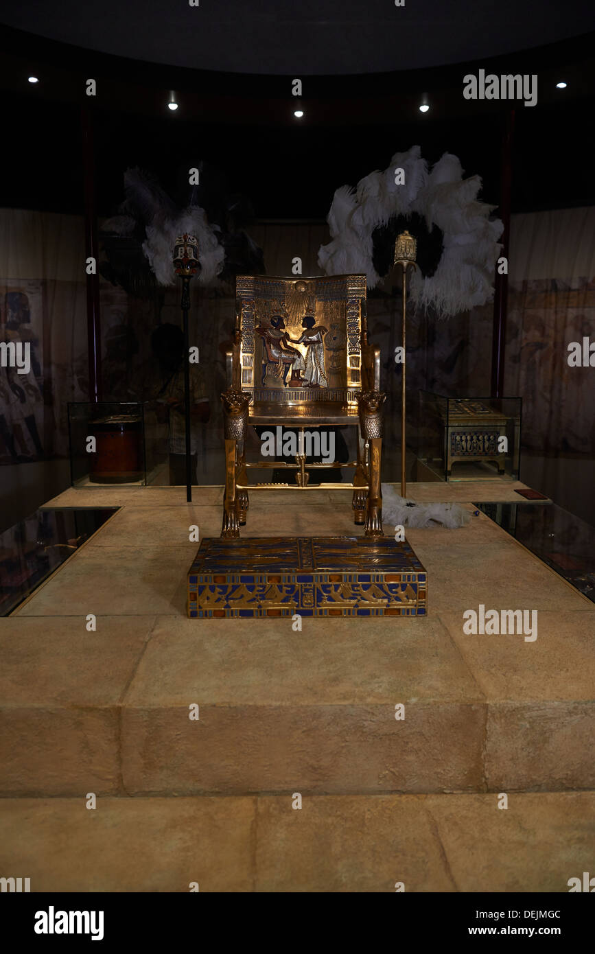 Treasures of tutankhamun hi-res stock photography and images - Alamy