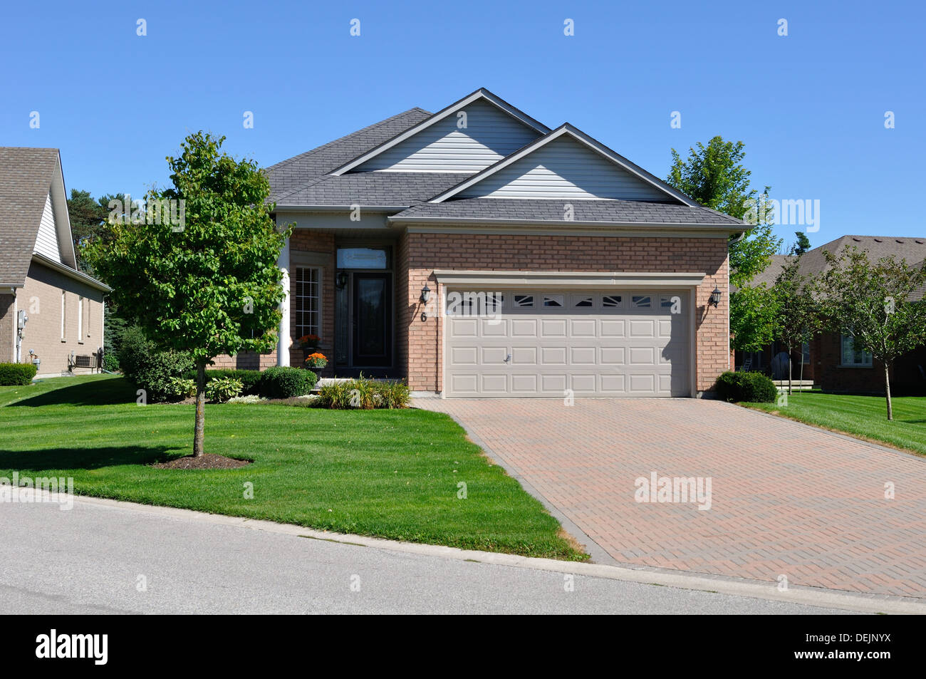 Typical suburban detached home in Canada Stock Photo - Alamy