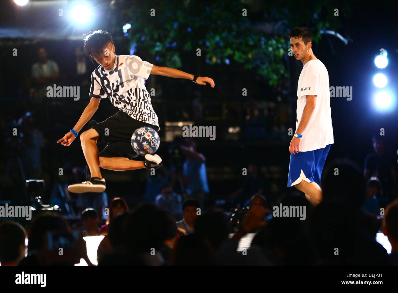 Freestyle football red bull hi-res stock photography and images - Alamy
