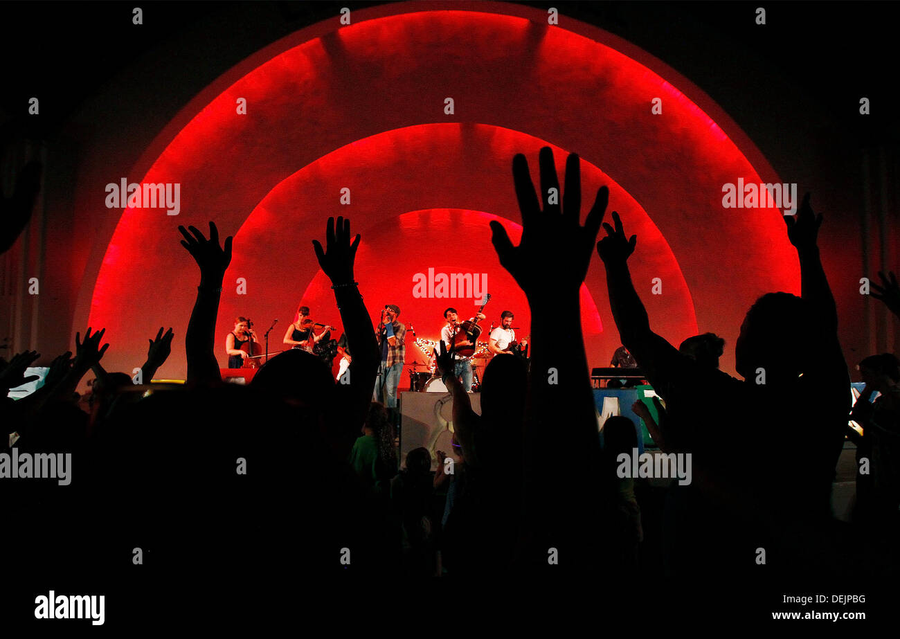 Levitt shell hi-res stock photography and images - Alamy