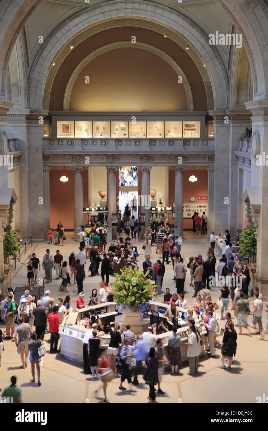 Inside the metropolitan museum of art hi-res stock photography and ...