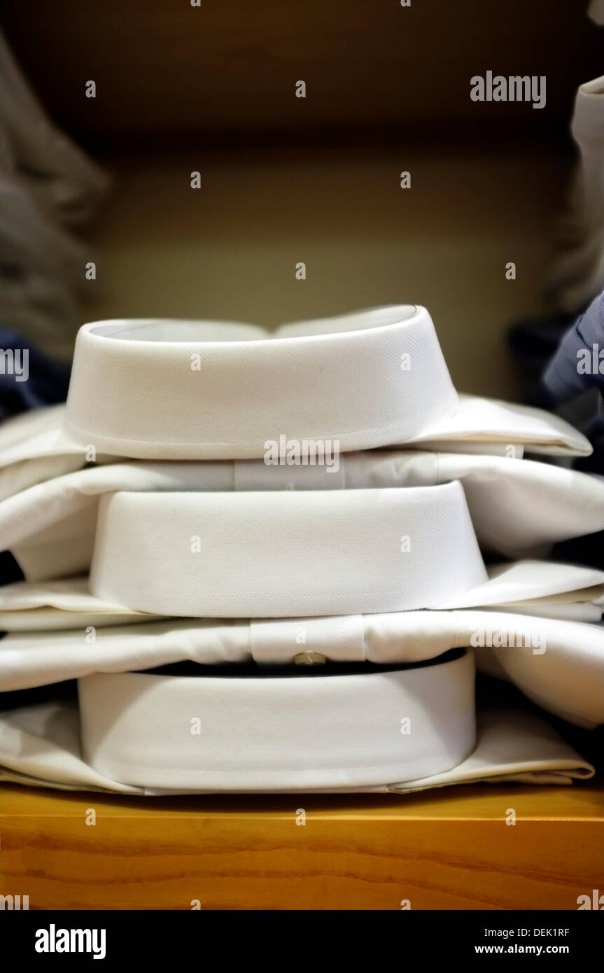 Men in white dress hi-res stock photography and images - Alamy