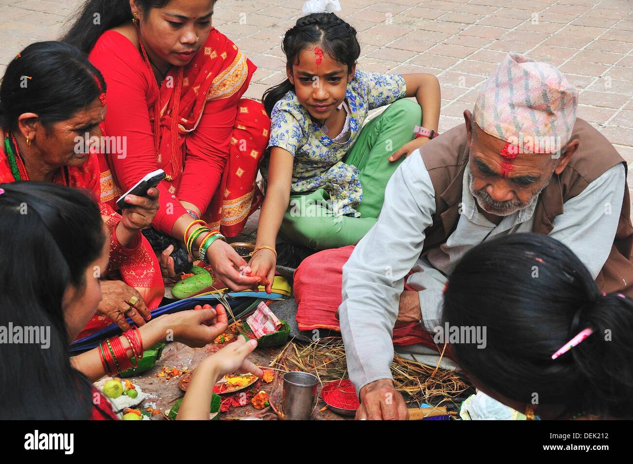 Family pooja hi-res stock photography and images - Alamy