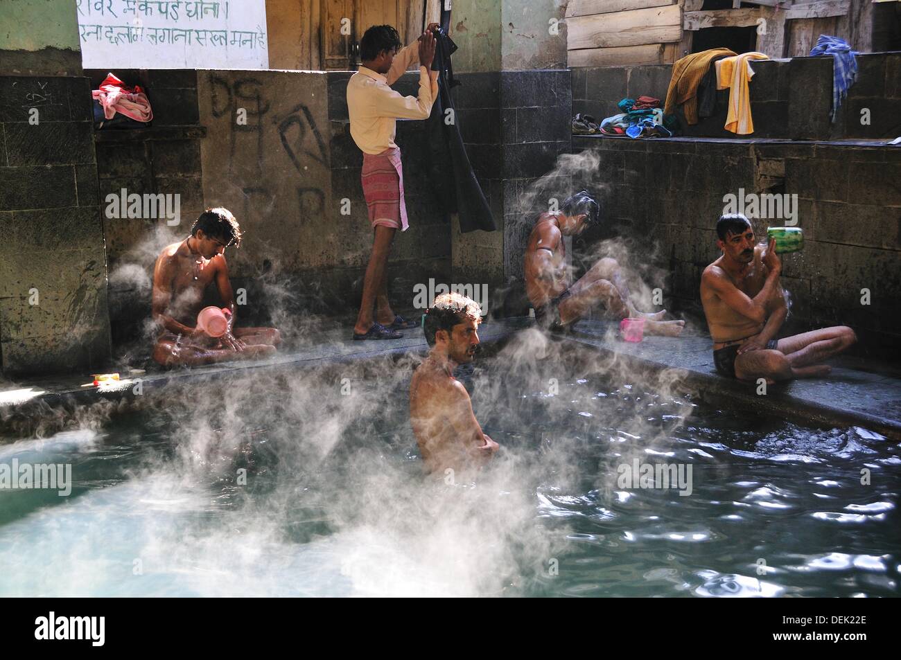 Manikaran hot spring hi-res stock photography and images - Alamy