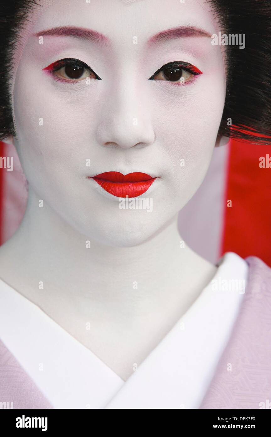 A Geisha after dancing during the Kyoto Spring Geiko Dances Stock Photo ...