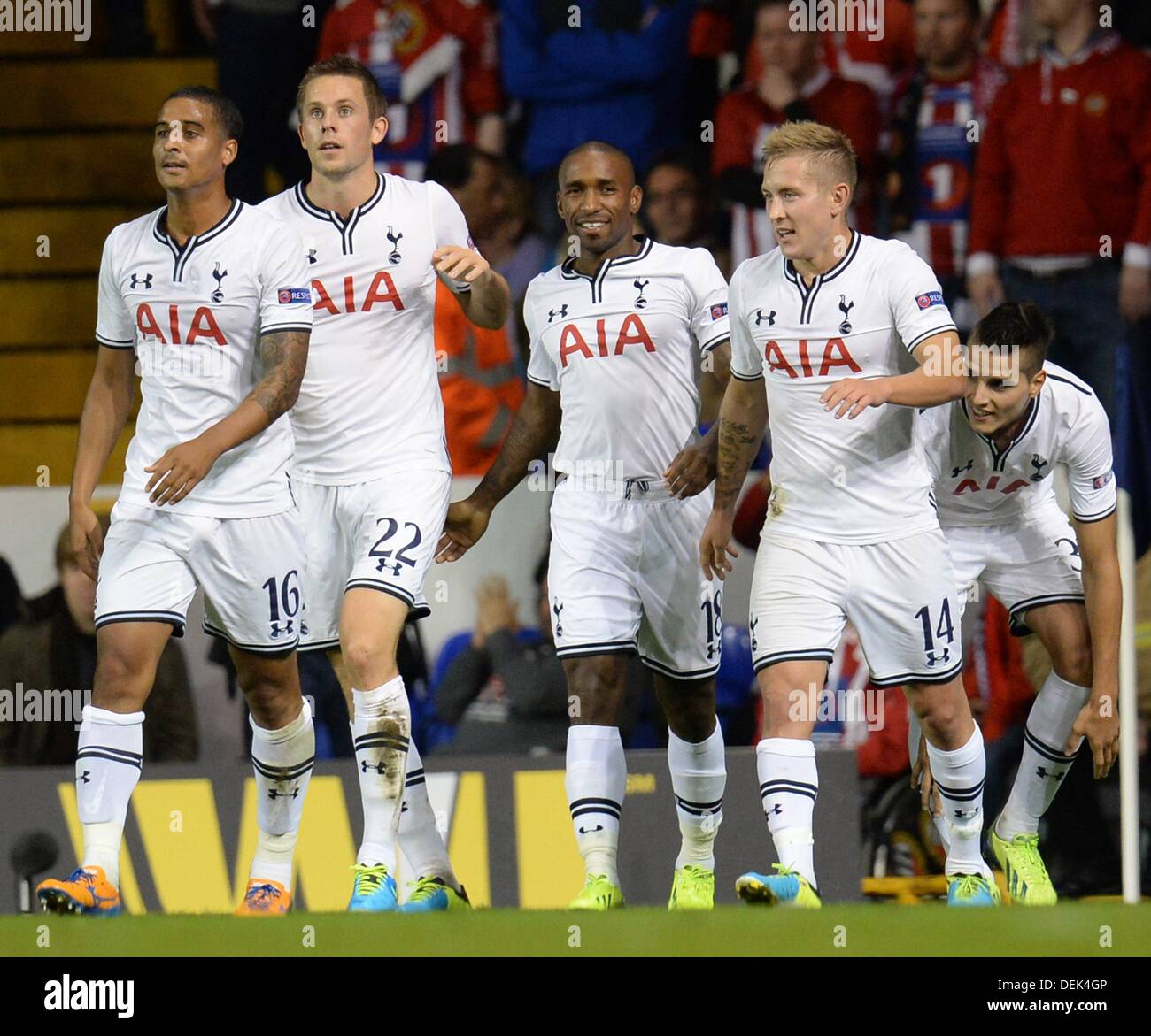 LONDON, ENGLAND - September 19: Tottenham's Jermain Defoe celebrates ...