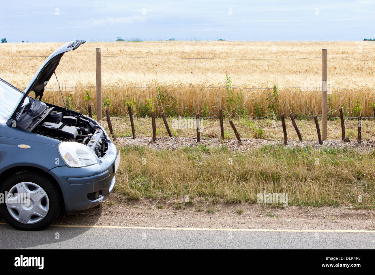 Car Broken Down Countryside Stock Photo - Alamy