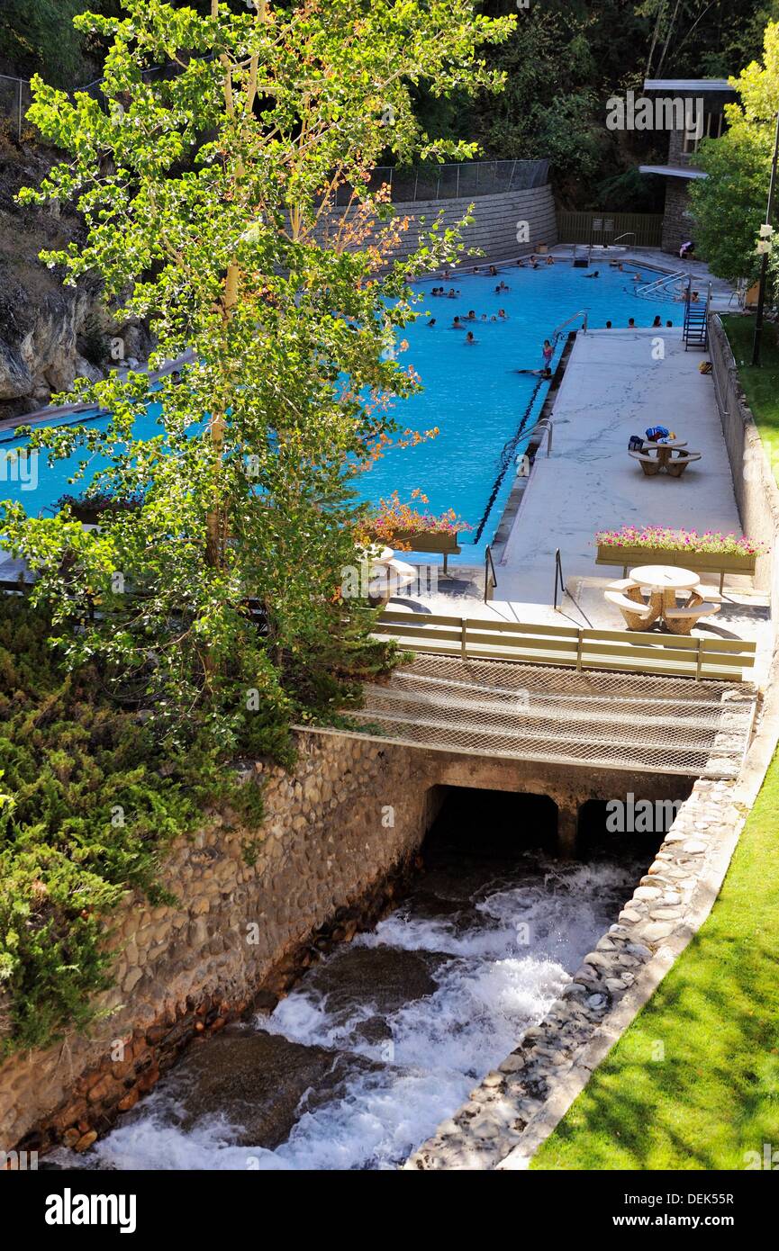 Hot springs swimming pool radium hi-res stock photography and images ...