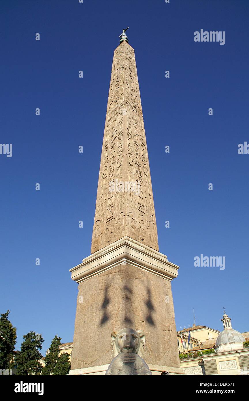 Obelisco egipcio en roma hi-res stock photography and images - Alamy