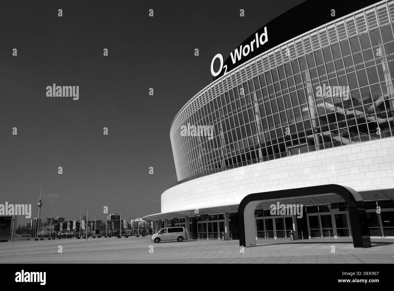 O2 logo Black and White Stock Photos & Images - Alamy