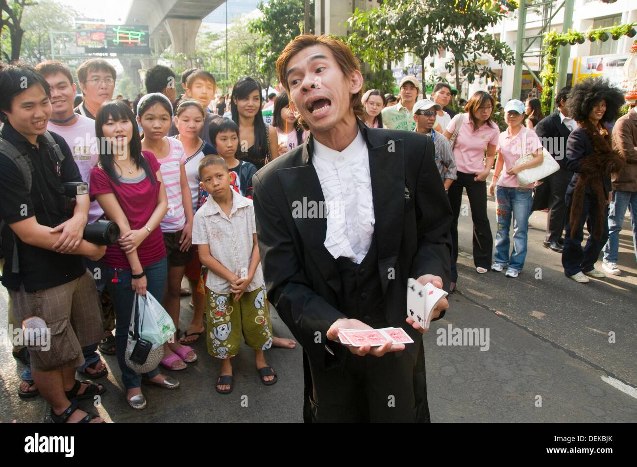 Street magician card hi-res stock photography and images - Alamy