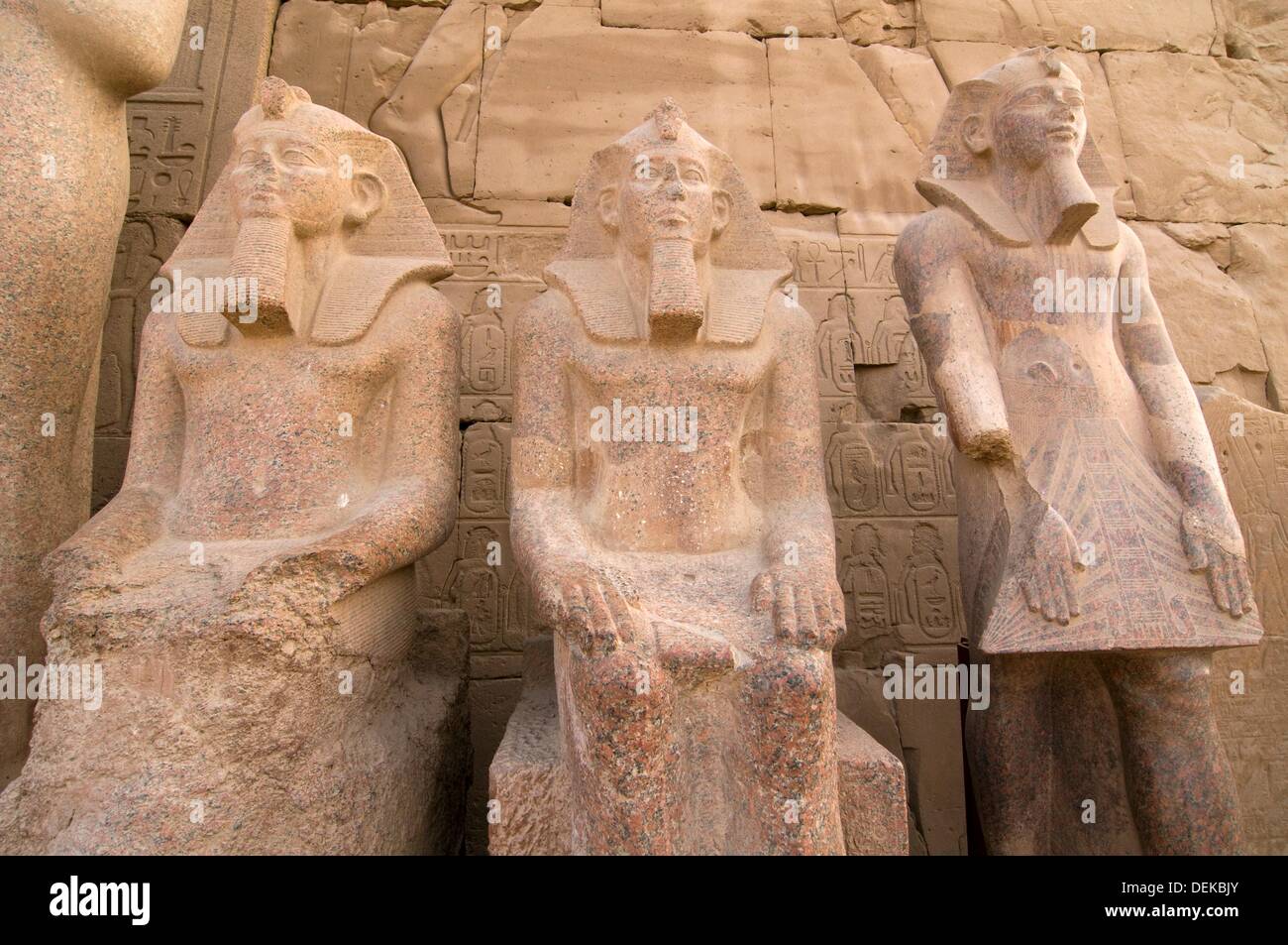 Arabic statues hi-res stock photography and images - Alamy