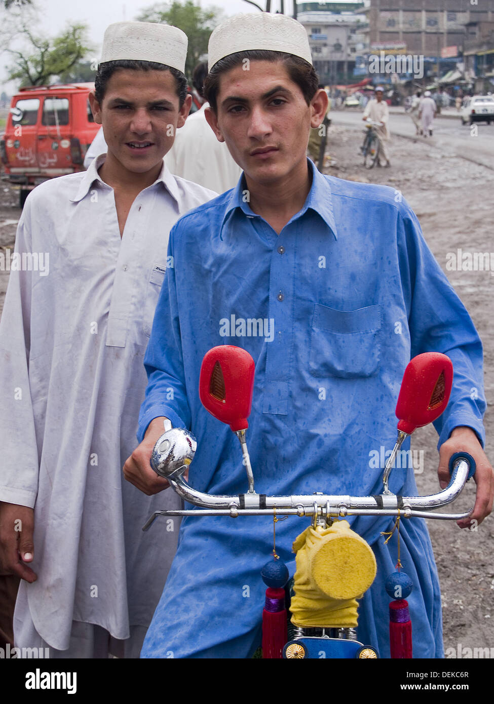 Refugee in pakistan hi-res stock photography and images - Alamy