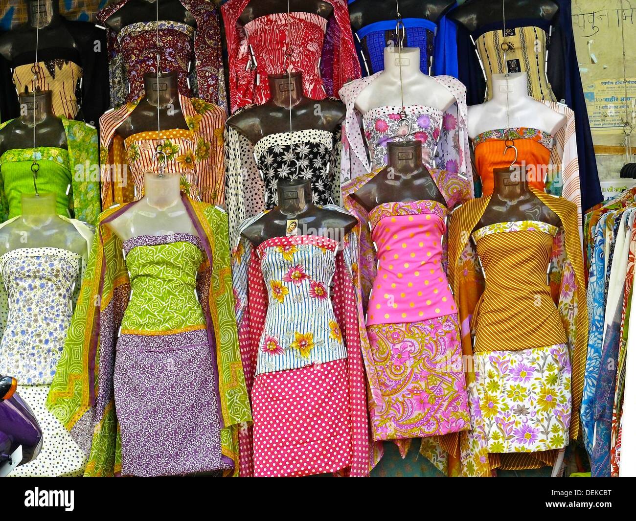 Colourful dummy model fashion hi-res stock photography and images - Alamy