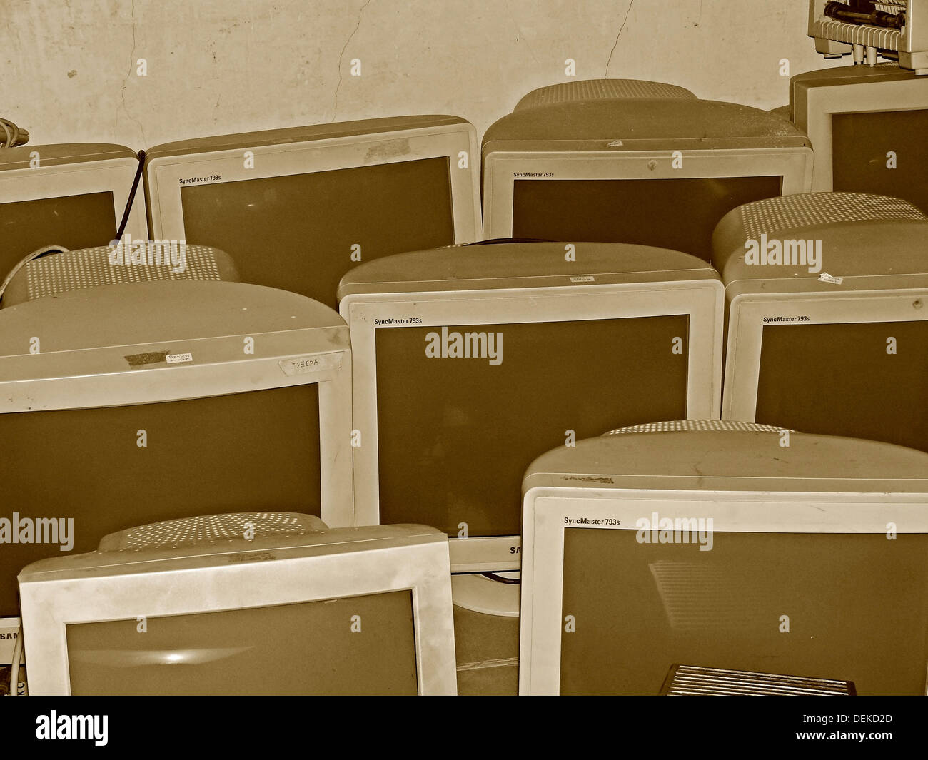 Unused computer Monitors, Central processing unit Stock Photo - Alamy Unused computer Monitors, Central processing unit Stock Photo - Alamy
