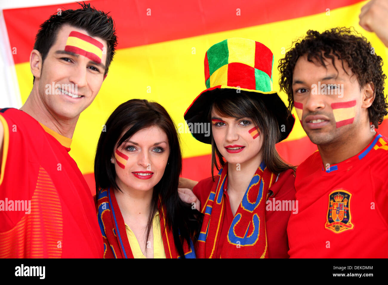 Spanish soccer fans cheer team hi-res stock photography and images - Alamy