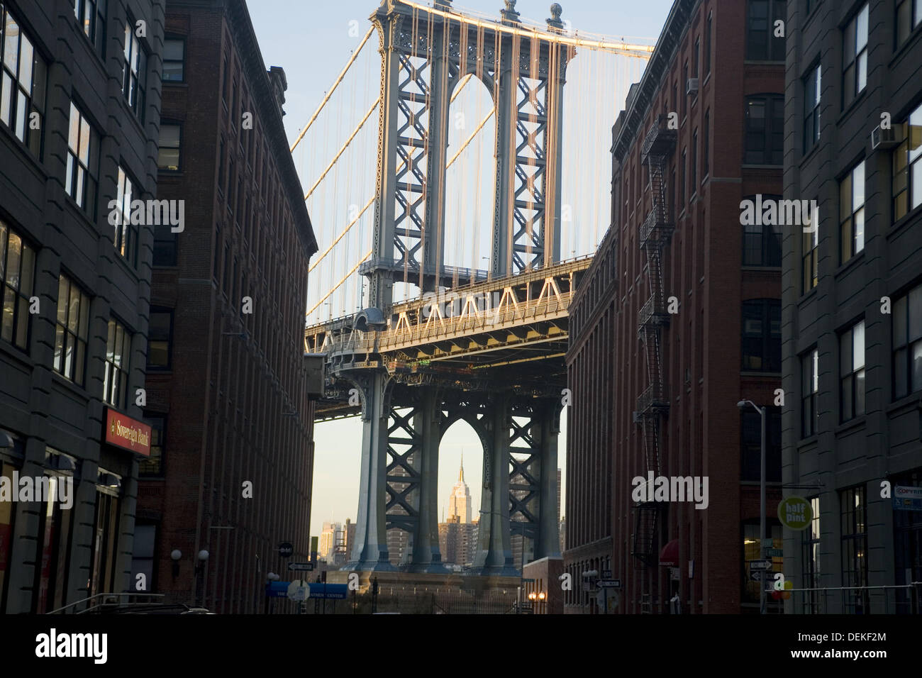 Brooklyn bridge manhattan bridge access hi-res stock photography and ...