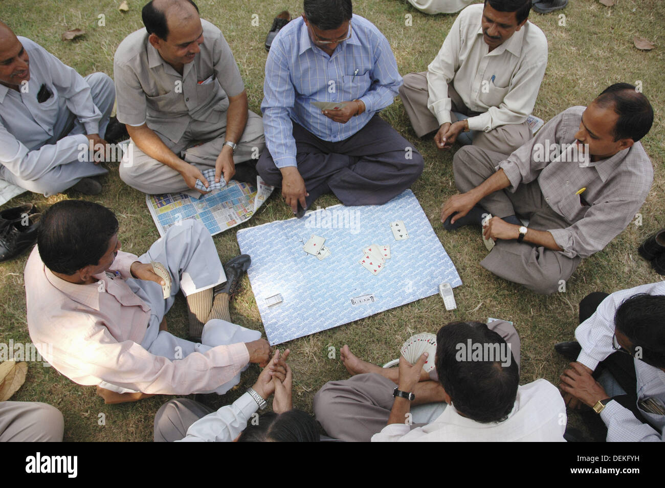 People playing cards india hi-res stock photography and images - Alamy