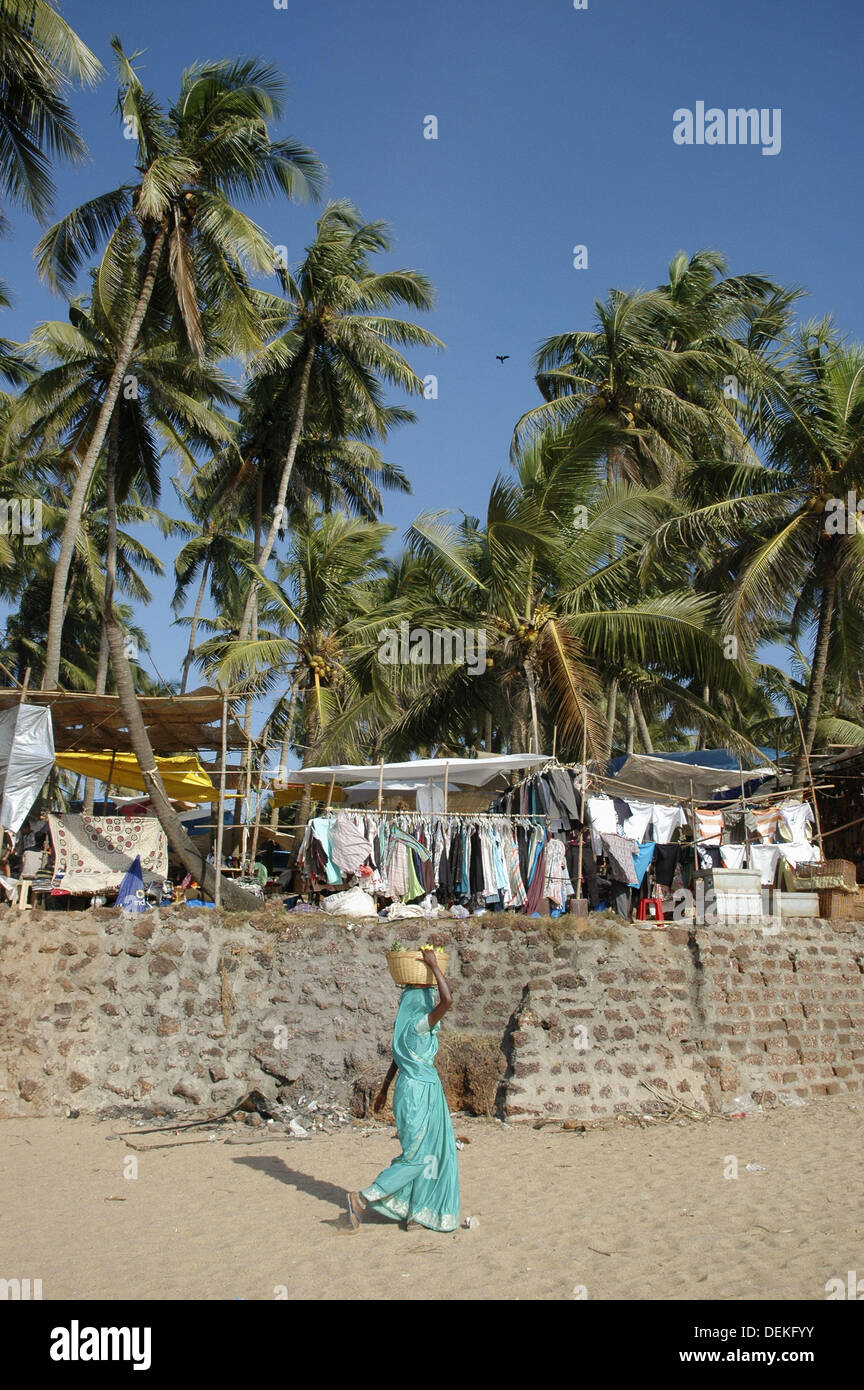 Anjuna Beach, Goa India: the flea market Stock Photo - Alamy