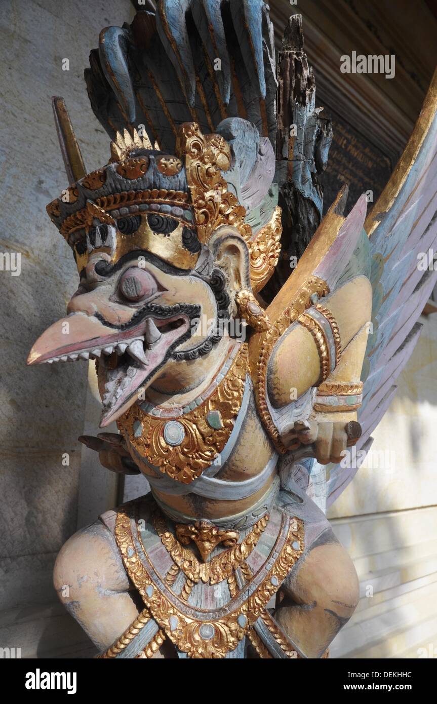 Garuda statue image hi-res stock photography and images - Alamy