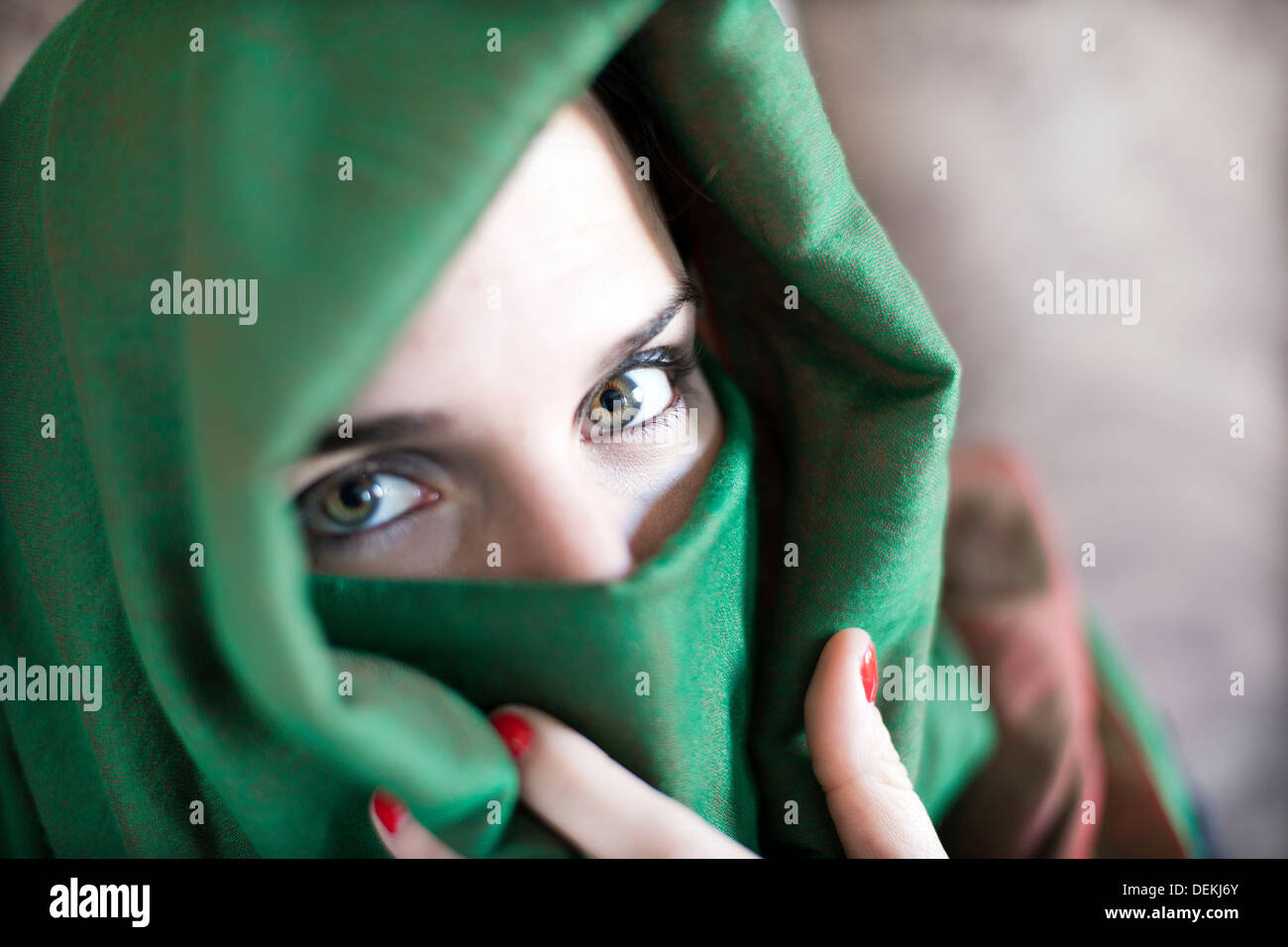 Velo islamico hi-res stock photography and images - Alamy