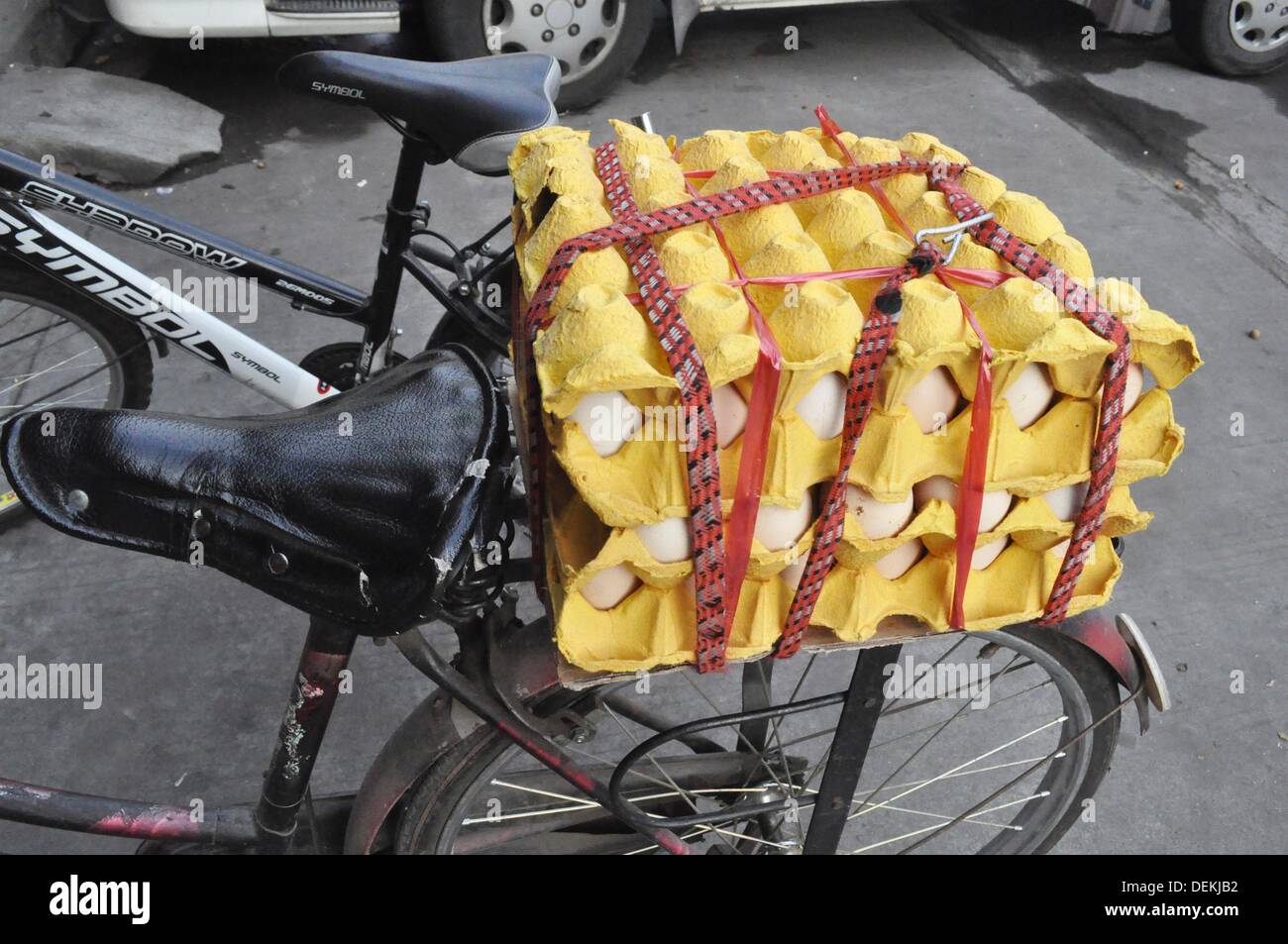 Bicycle and egg hi-res stock photography and images - Alamy