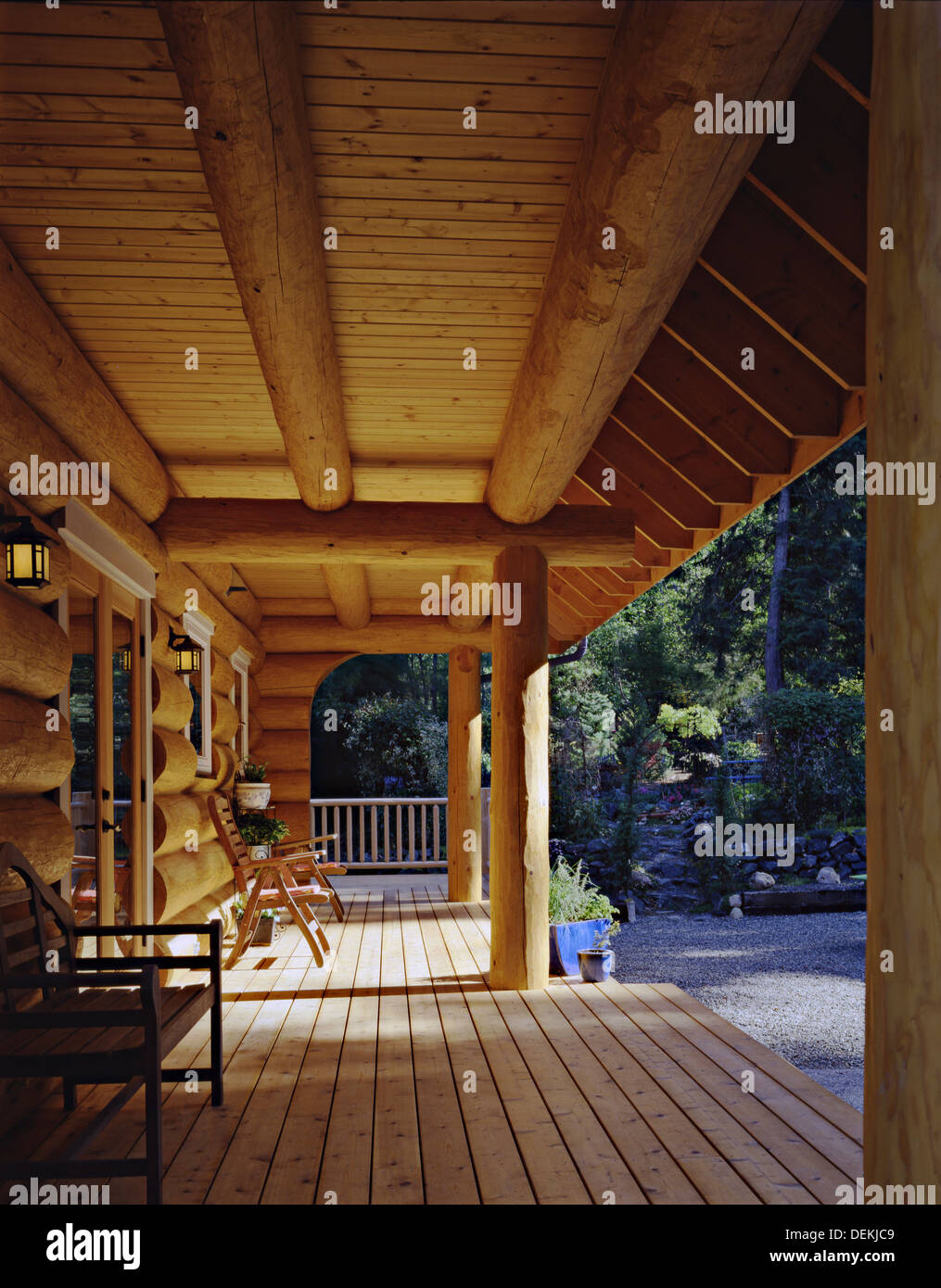 Log cabin architecture hi-res stock photography and images - Alamy