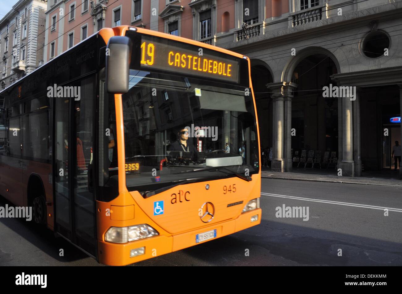 Via ugo bassi, bologna hi-res stock photography and images - Alamy