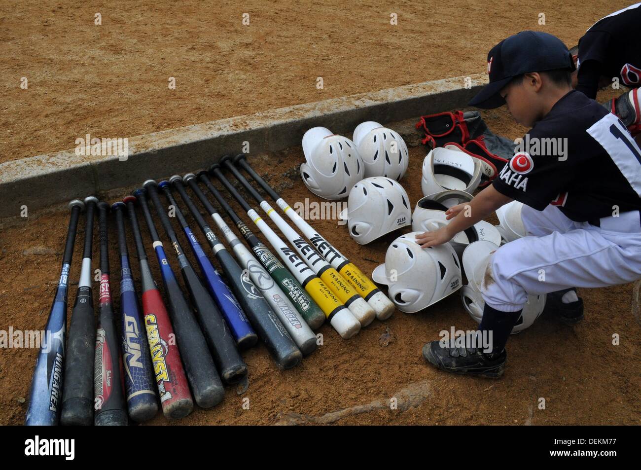 Asian boy playing baseball hi-res stock photography and images - Alamy
