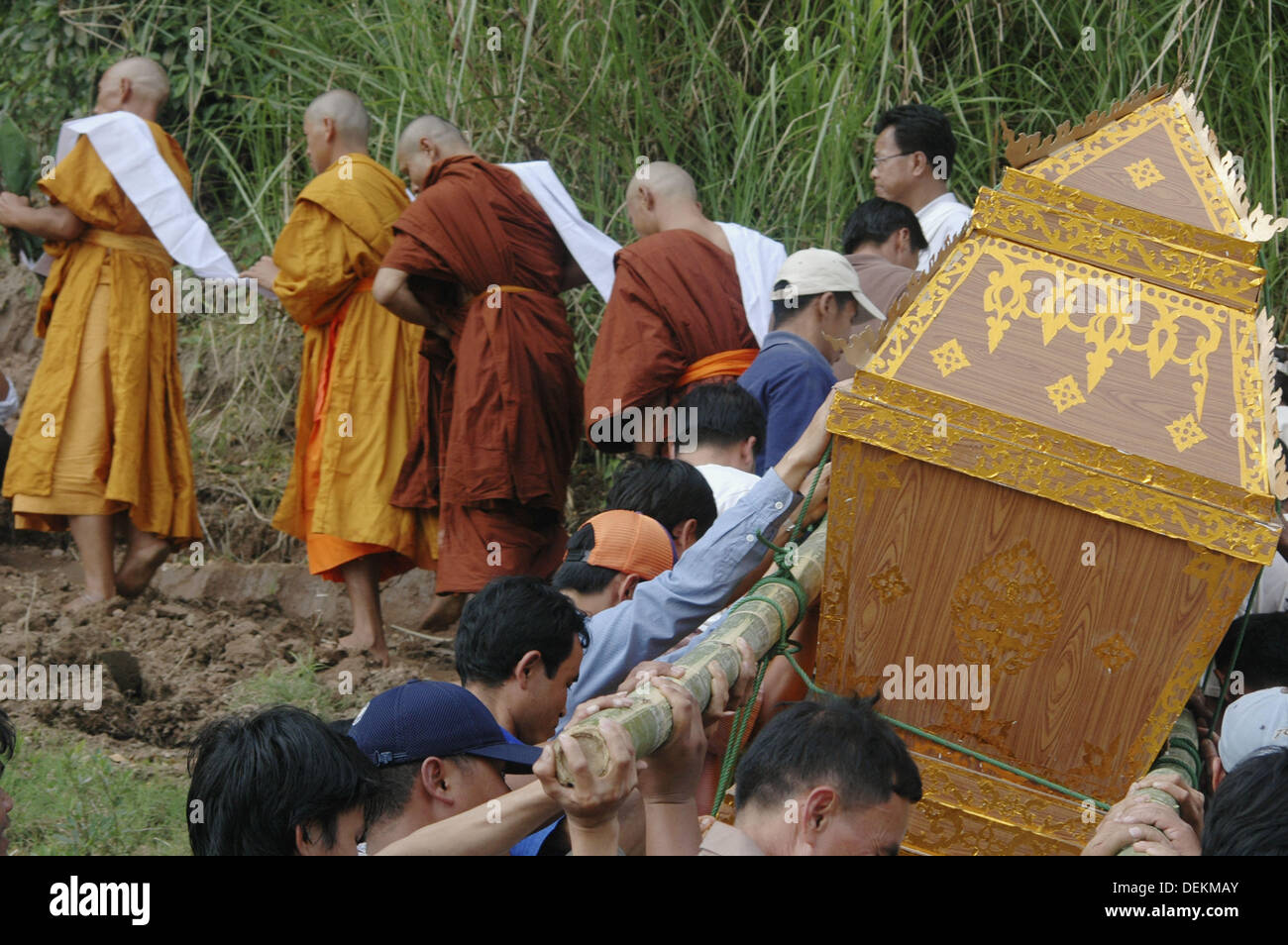 Buddhism funeral procession hi-res stock photography and images - Alamy