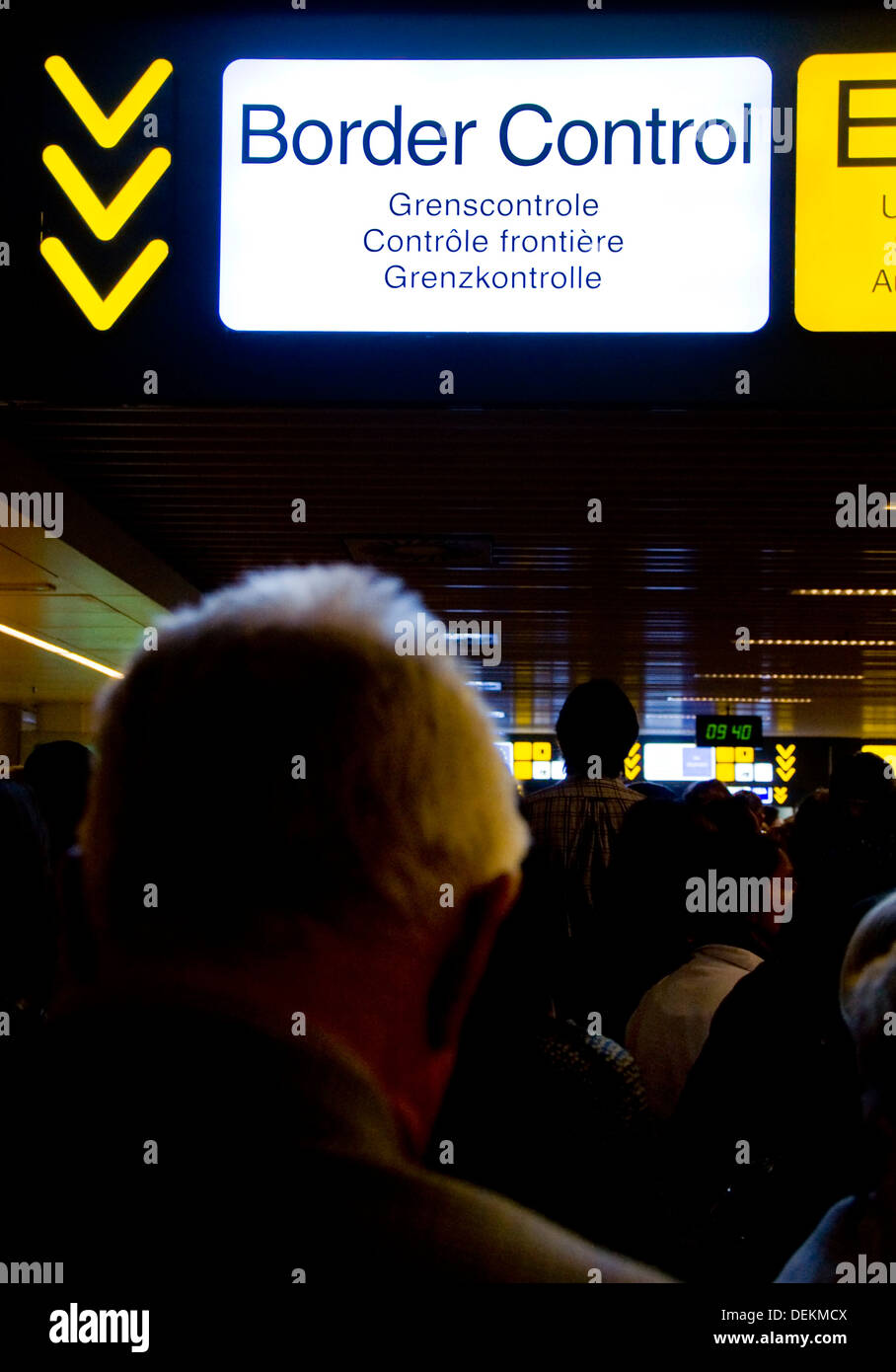 Immigration border control queue hi-res stock photography and images ...