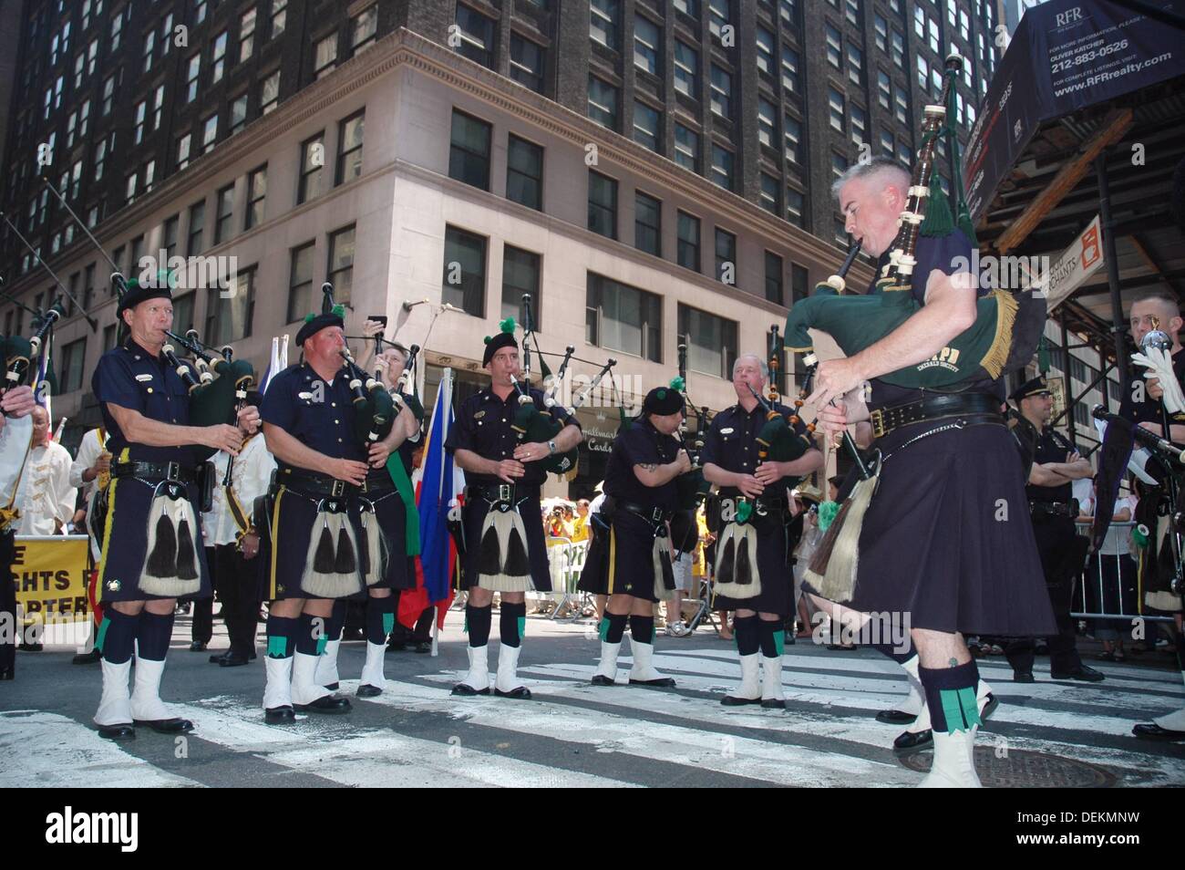 Irish piper hi-res stock photography and images - Alamy