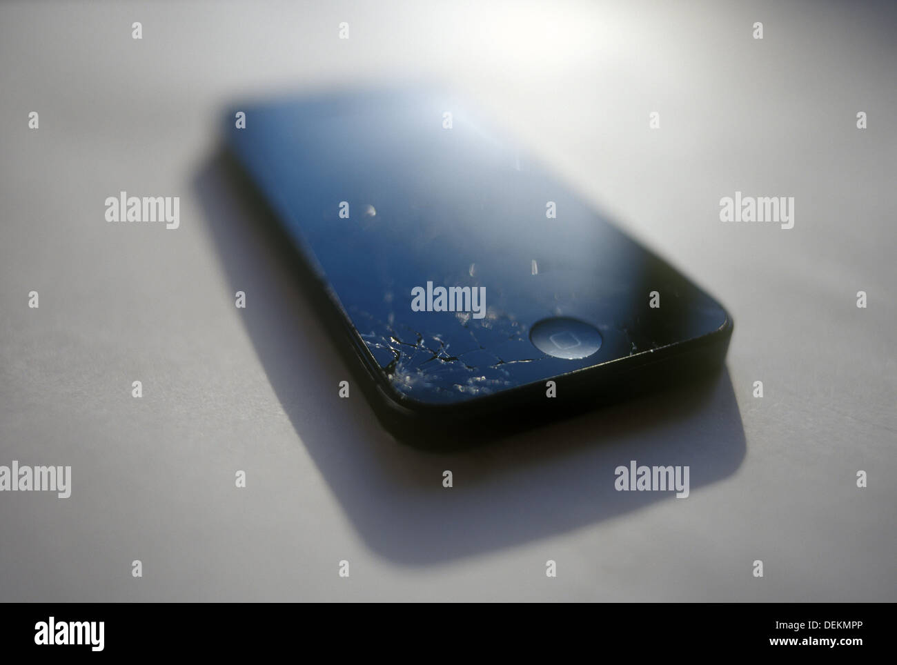 Broken mobile device Stock Photo - Alamy