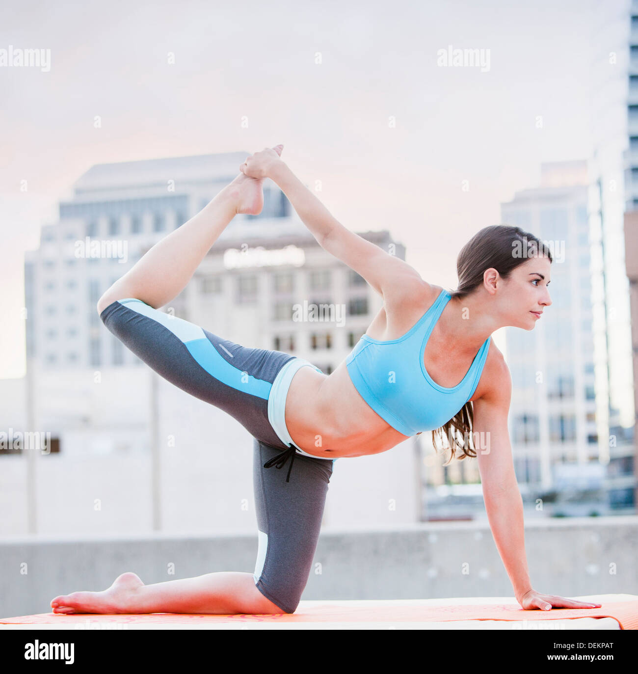 Yoga on lake woman hi-res stock photography and images - Alamy