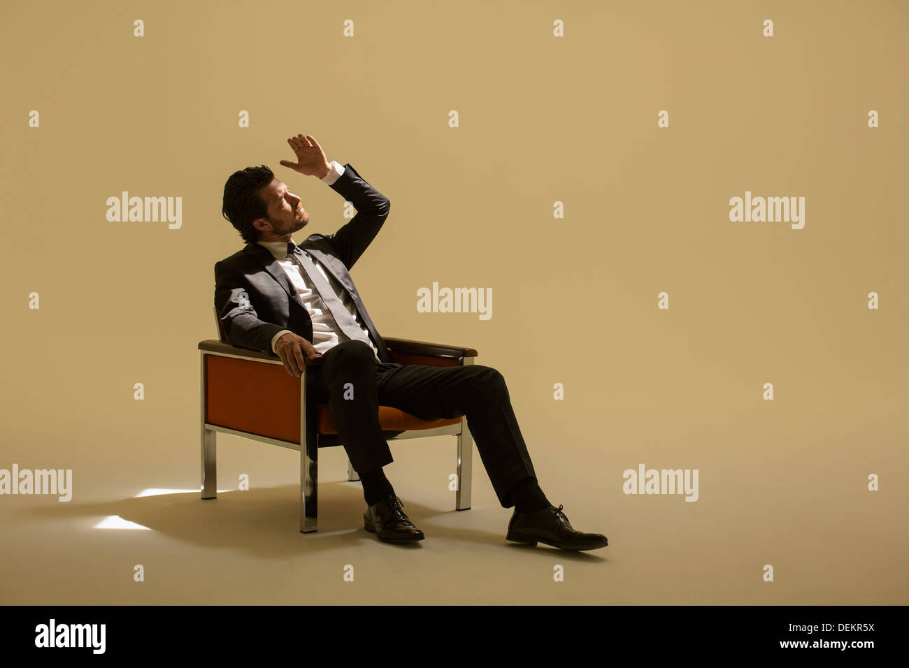 Man under spotlight hi-res stock photography and images - Alamy