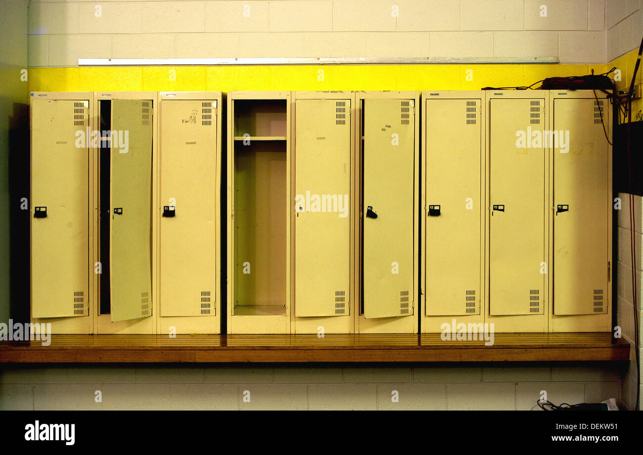 Empty locker changing room open hi-res stock photography and images - Alamy